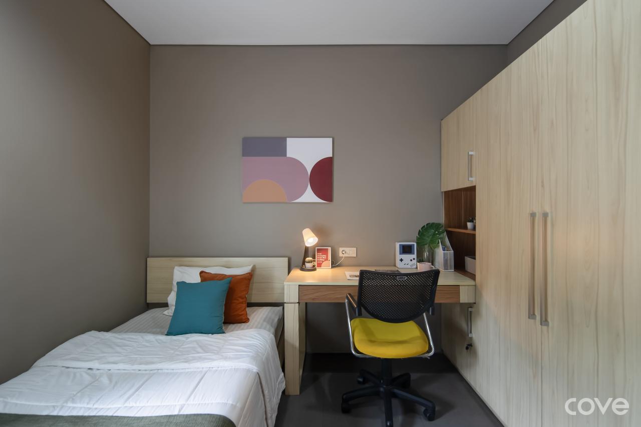 Kamar Standard dengan Jendela Dalam Cove 124 @ Cove Smart One Residence ...