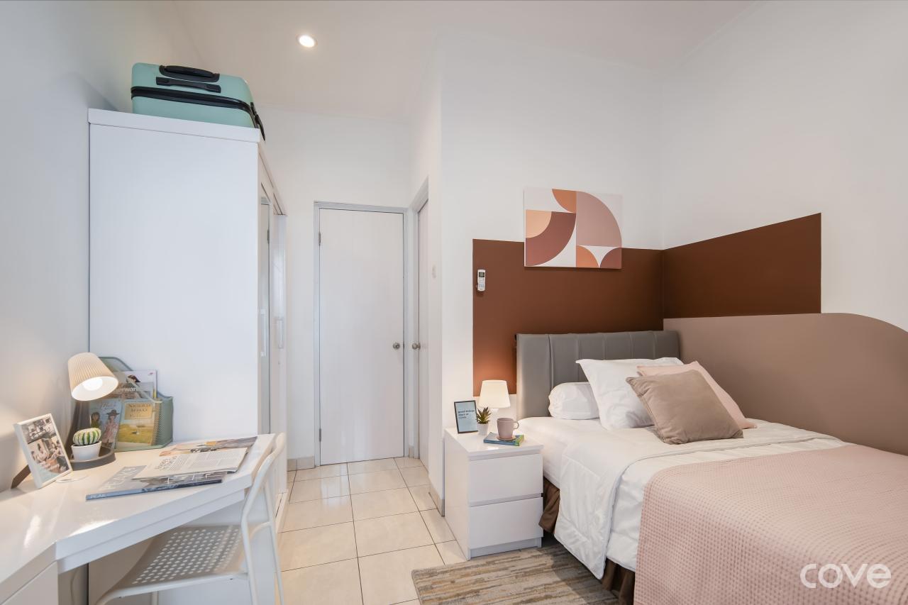 Kamar Deluxe dengan Jendela Dalam Cove 160 @ Cove White Terrace – Cove