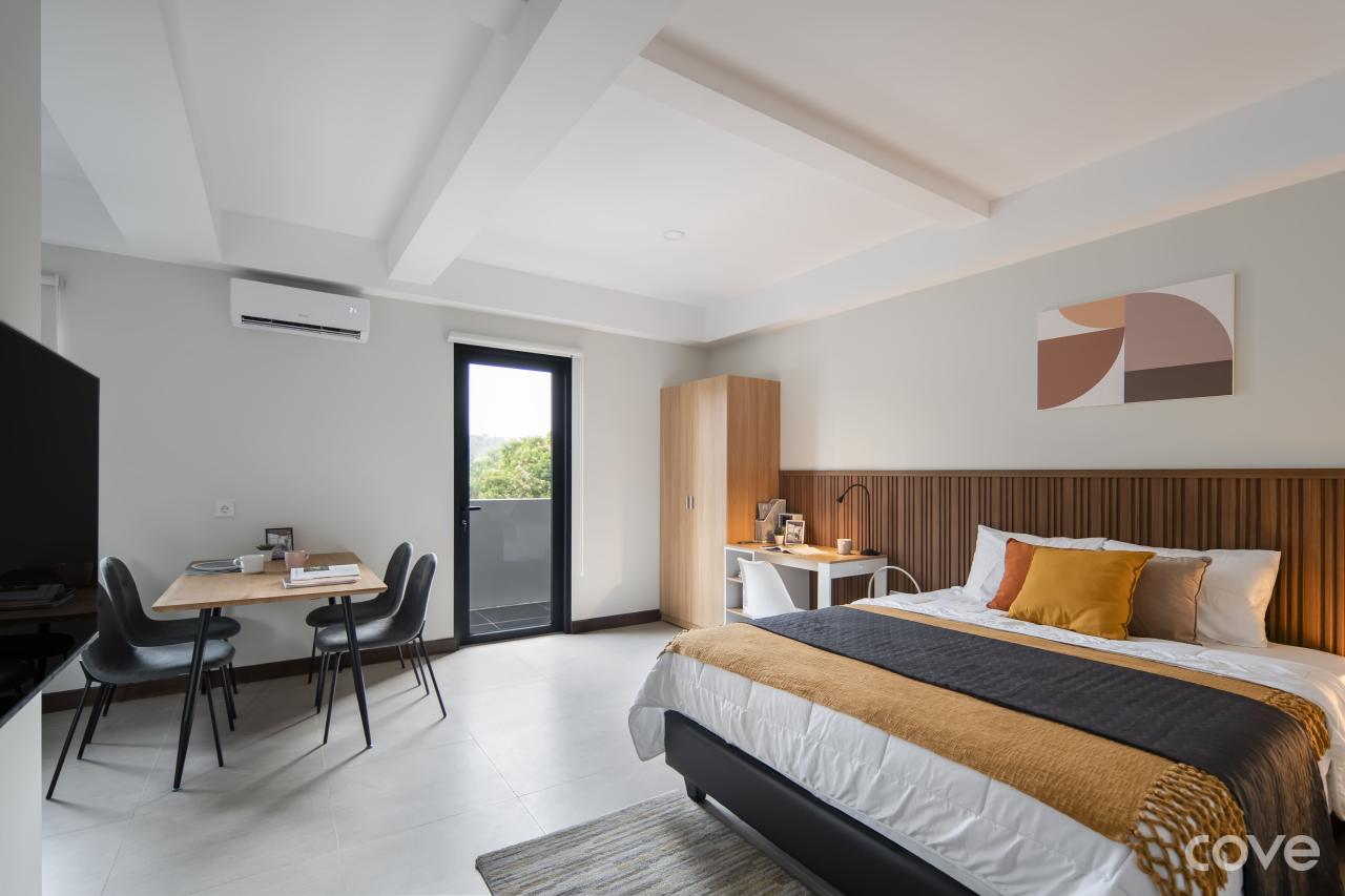 Kamar Suite dengan Pantry & Balkon Cove 181 @ Cove Rumaya – Cove