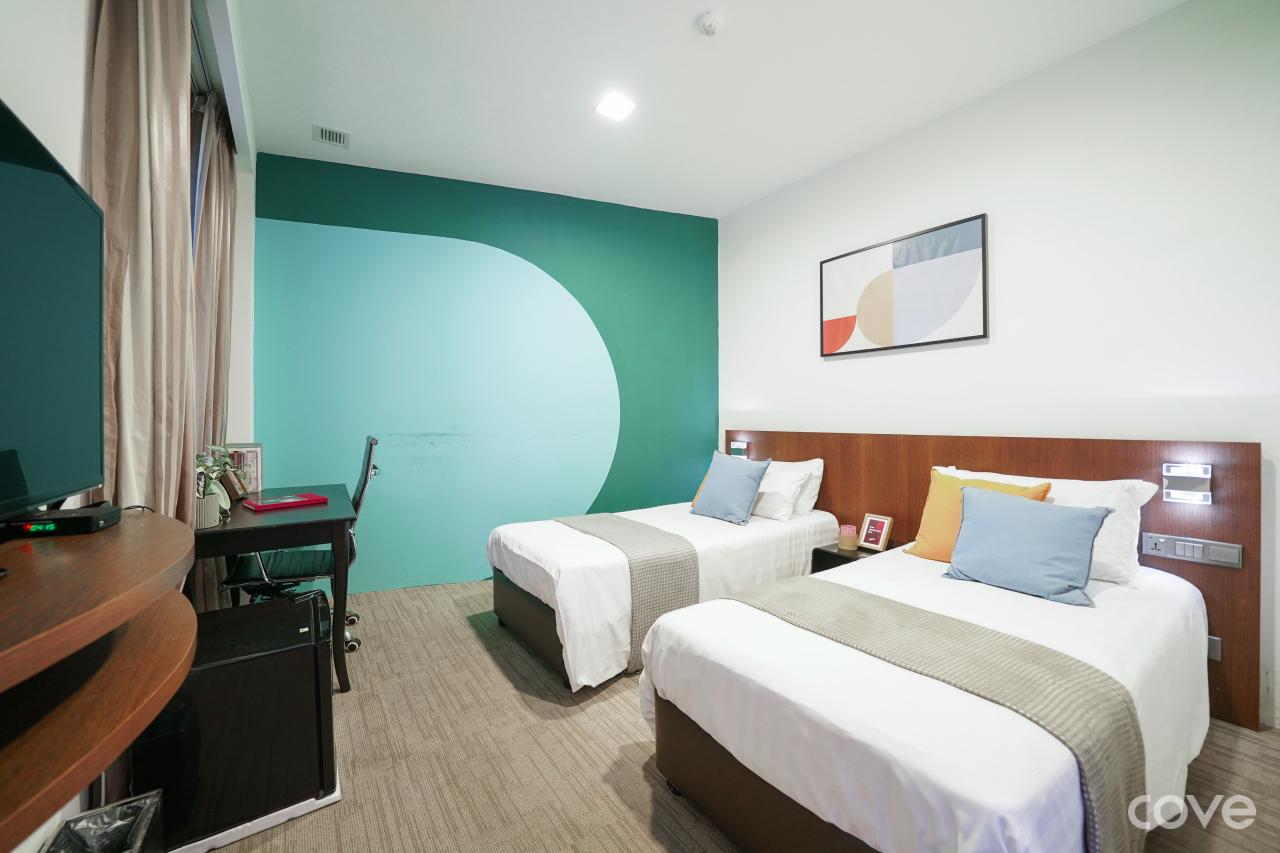 Jr. Master Ensuite Room with Twin Bed Cove 191 @ D'Arena – Cove