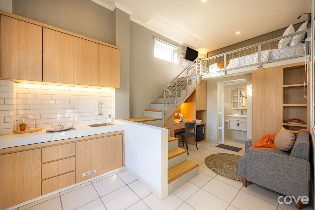 Kamar Premium Plus dengan Mezzanine Cove 220 @ Cove Nuansa Home – Cove